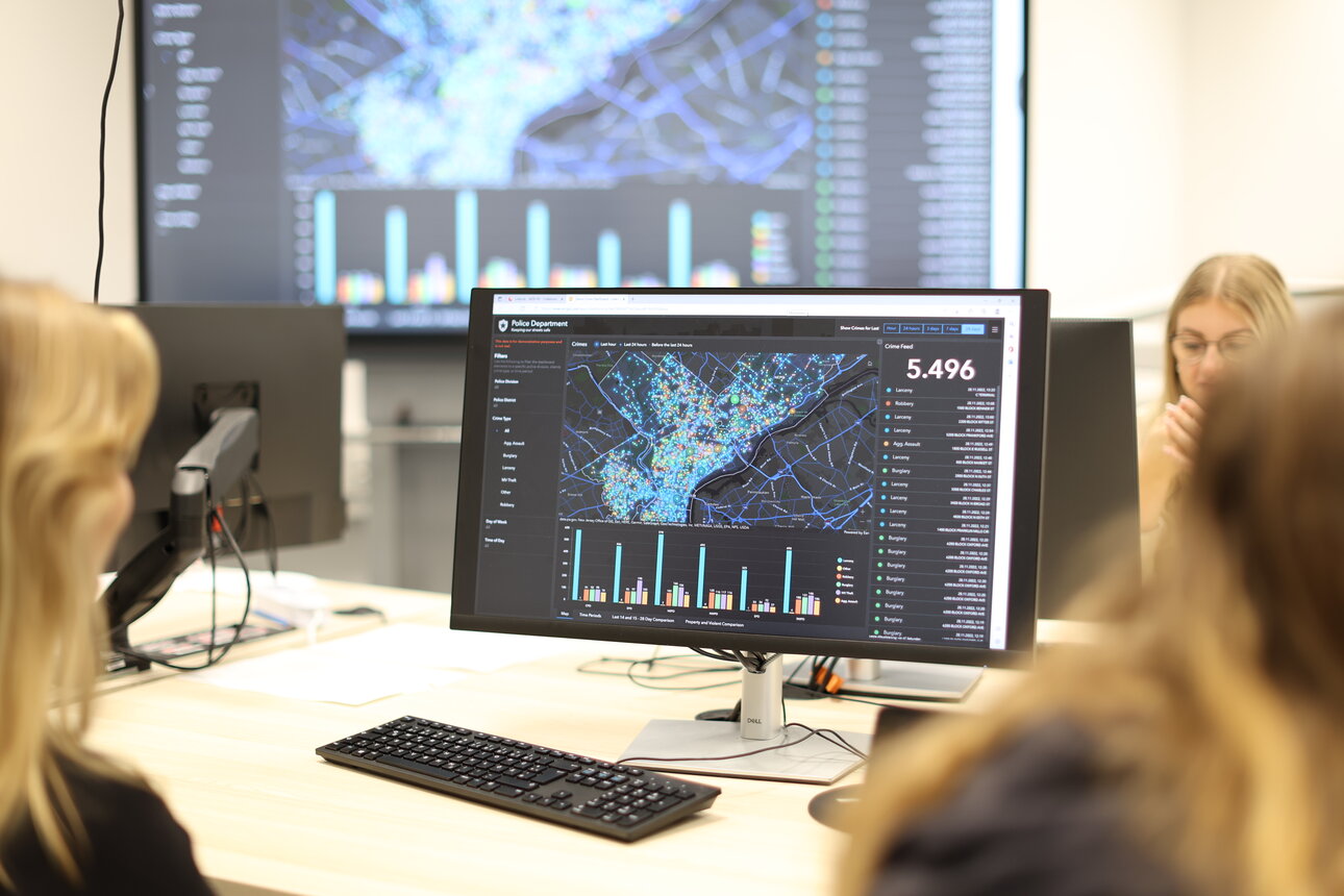 Prof. Dr. Thomas Luhmann wird für umfangreiche Verdienste gewürdigt